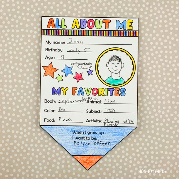 All About Me / Todo Sobre Mí Banner (PDF) – Non-Toy Gifts