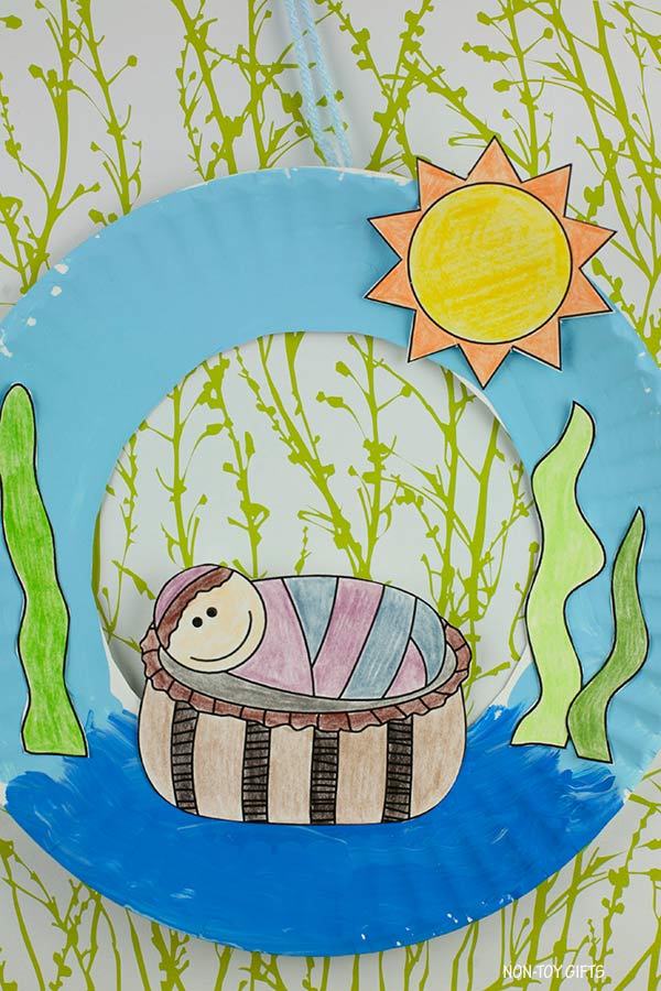 Baby Moses - Paper Plate Wreath Craft – Non-Toy Gifts