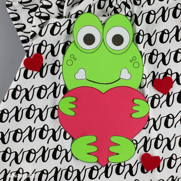 Heart Frog Craft for Valentine's Day – Non-Toy Gifts